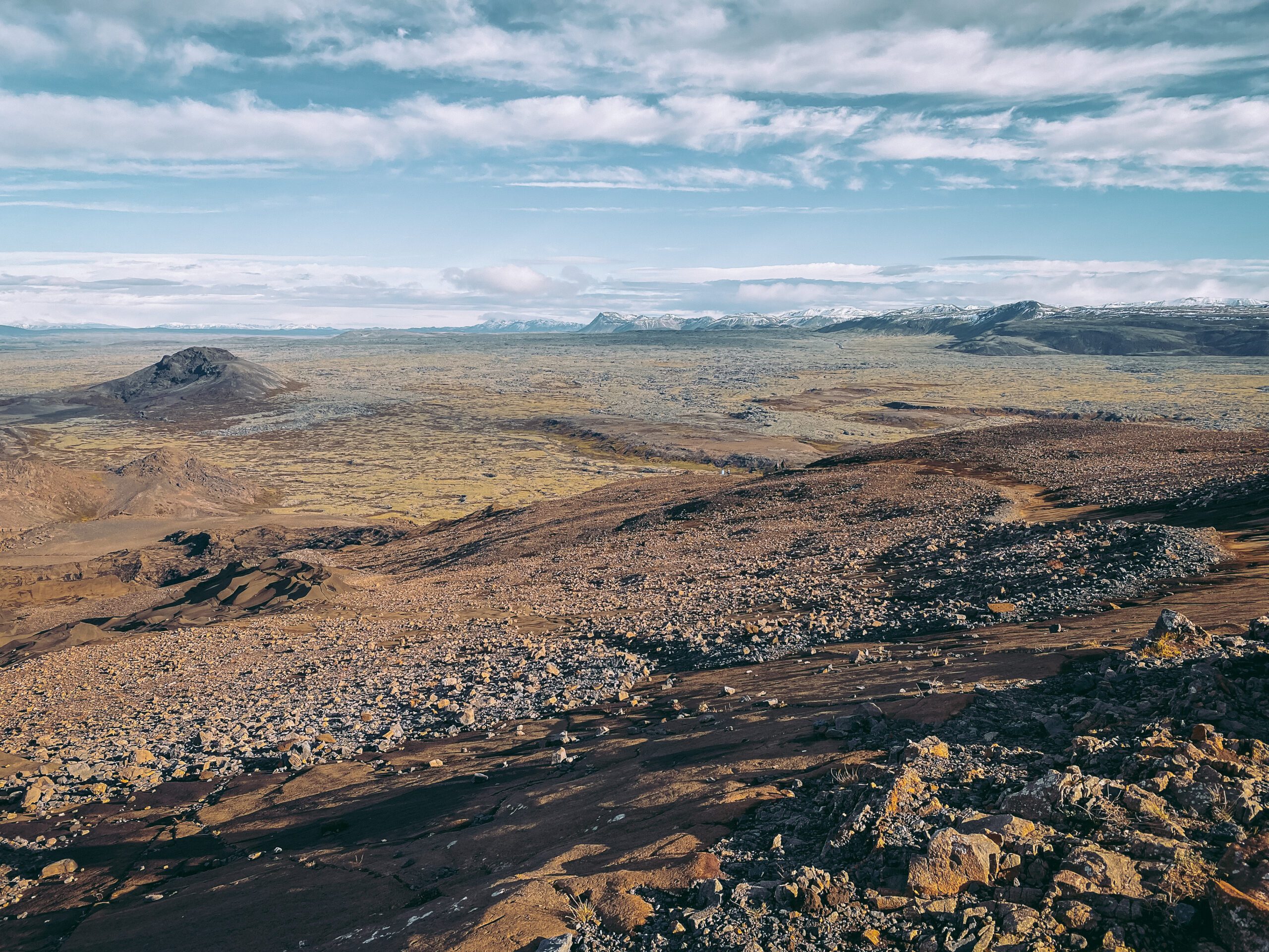 ⚠️ LIVE: Earthquakes + pending volcano eruption ⚠️ - Iceland with a View